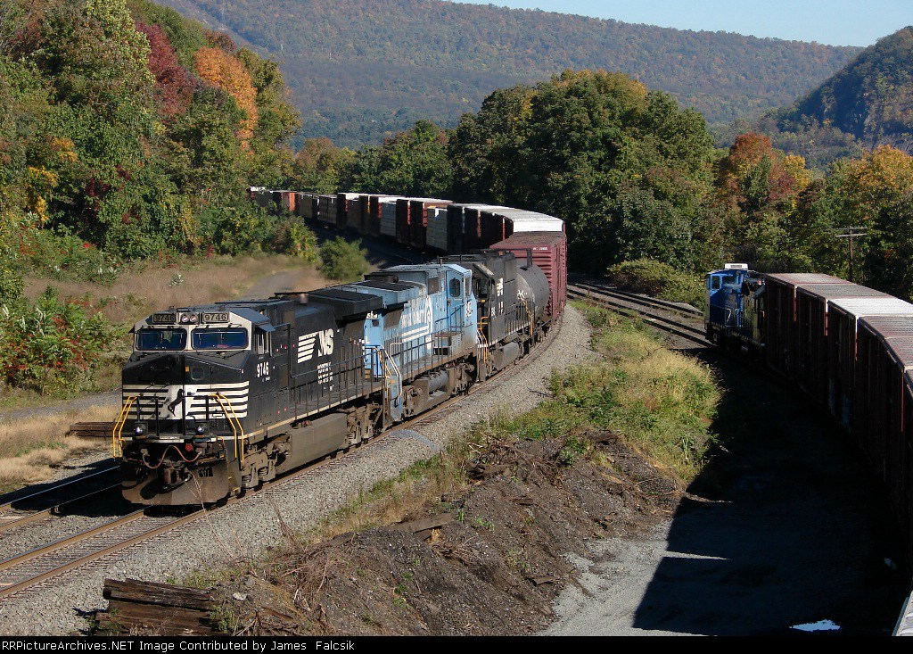 NS 9746 approacing the yard